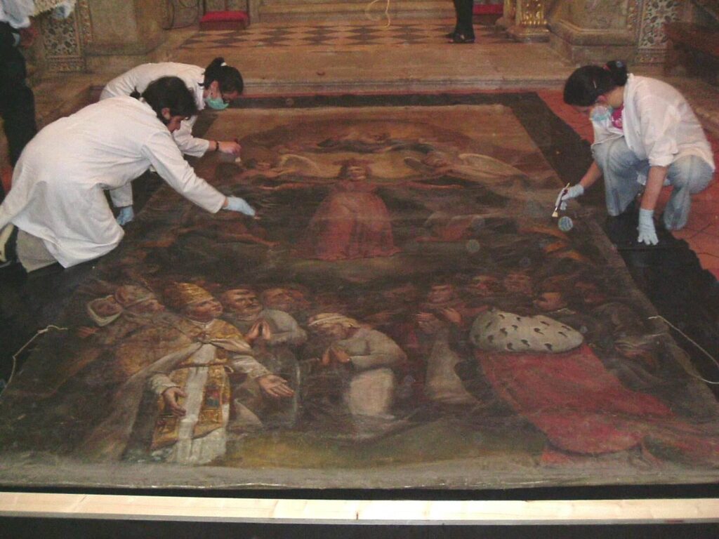 Painting restoration - How to restore a canvas 5 meters high?