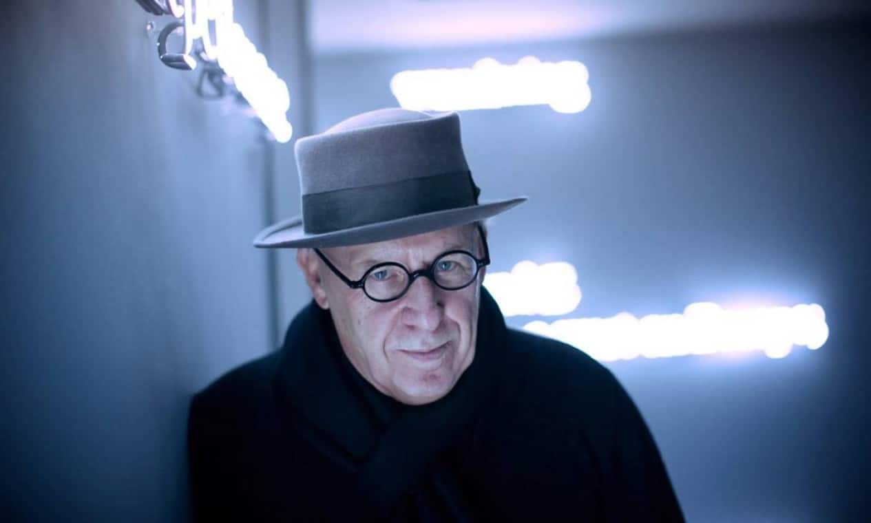 Conceptual Art - Discover One and Three Chairs, 1965